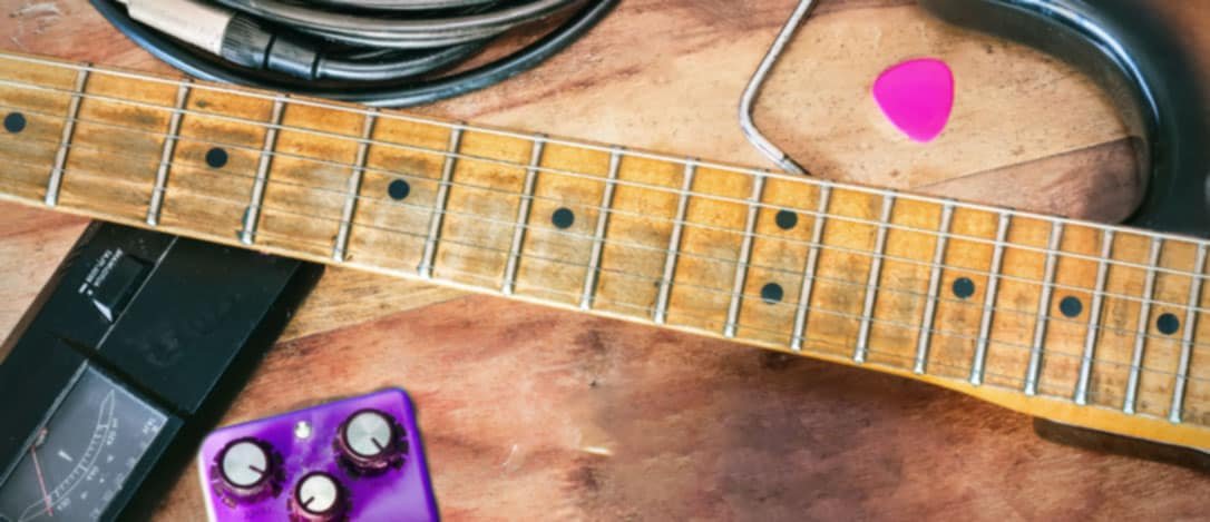 6 Must-Have Guitar Accessories For Beginners (+5 Good-To-Haves ...